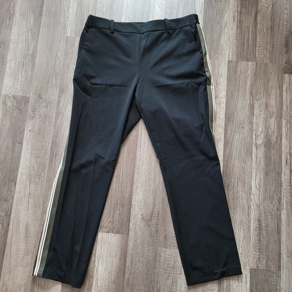 H&M | Pants & Jumpsuits | 11 35 Pants Hm Black Slack Pants With Green ...
